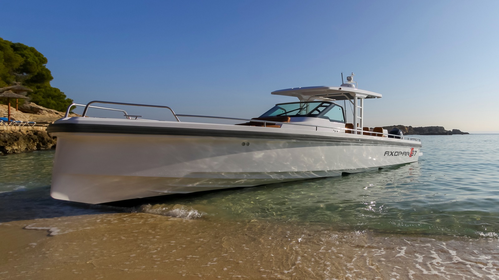 Axopar 37 T Top - Phuket Yachts For Sale - Derani Yachts