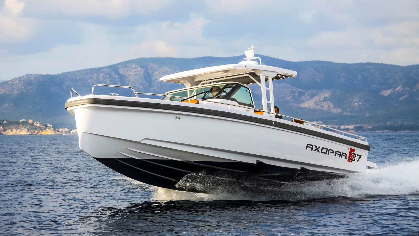 Axopar 37 T Top - Phuket Yachts For Sale - Derani Yachts